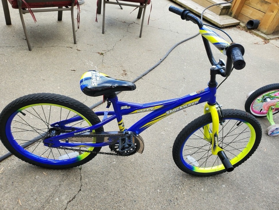 HUFFY SHOCKWAVE 20 BIKE, Sports Equipment, Bicycles & Parts, Bicycles ...