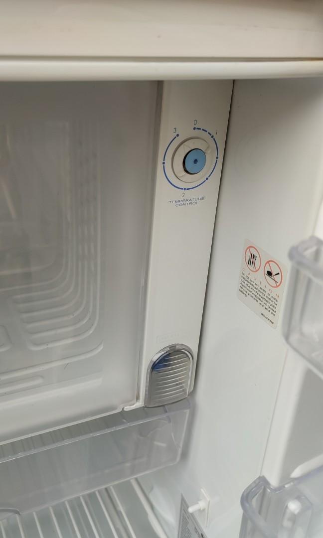 Lg ref 4ft tall price 3200 pesos makati pick up (sold to julianne ...