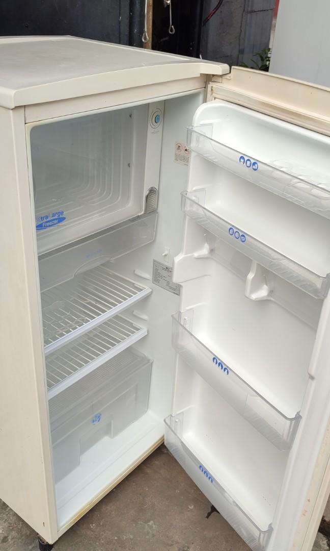 Lg ref 4ft tall price 3200 pesos makati pick up (sold to julianne ...