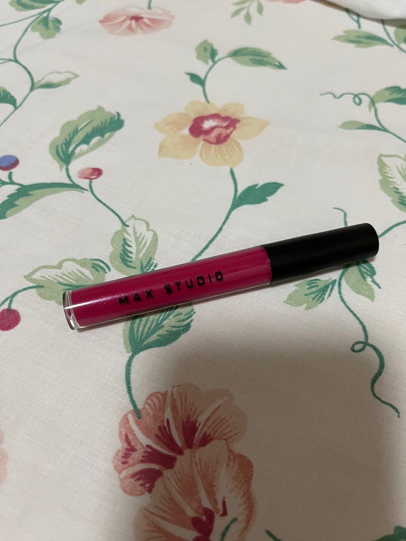 Max studio lip gloss, Beauty & Personal Care, Face, Makeup on Carousell