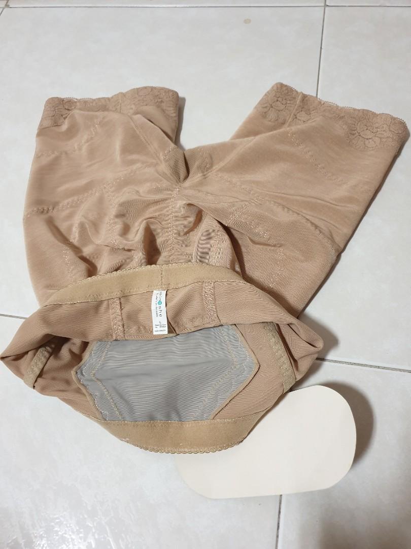 Minoshe girdle, Women's Fashion, New Undergarments & Loungewear on ...