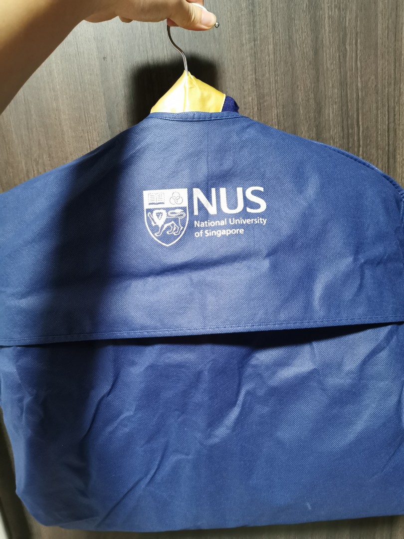 NUS master gown full set, Men's Fashion, Coats, Jackets and Outerwear ...