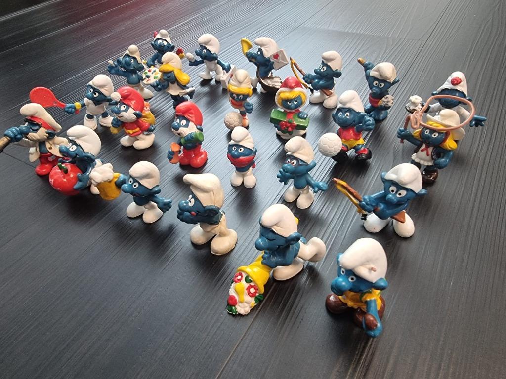 Smurf Smurfette Figurine Vintage Collection 1965 - 1983 Smurfs Playing ...