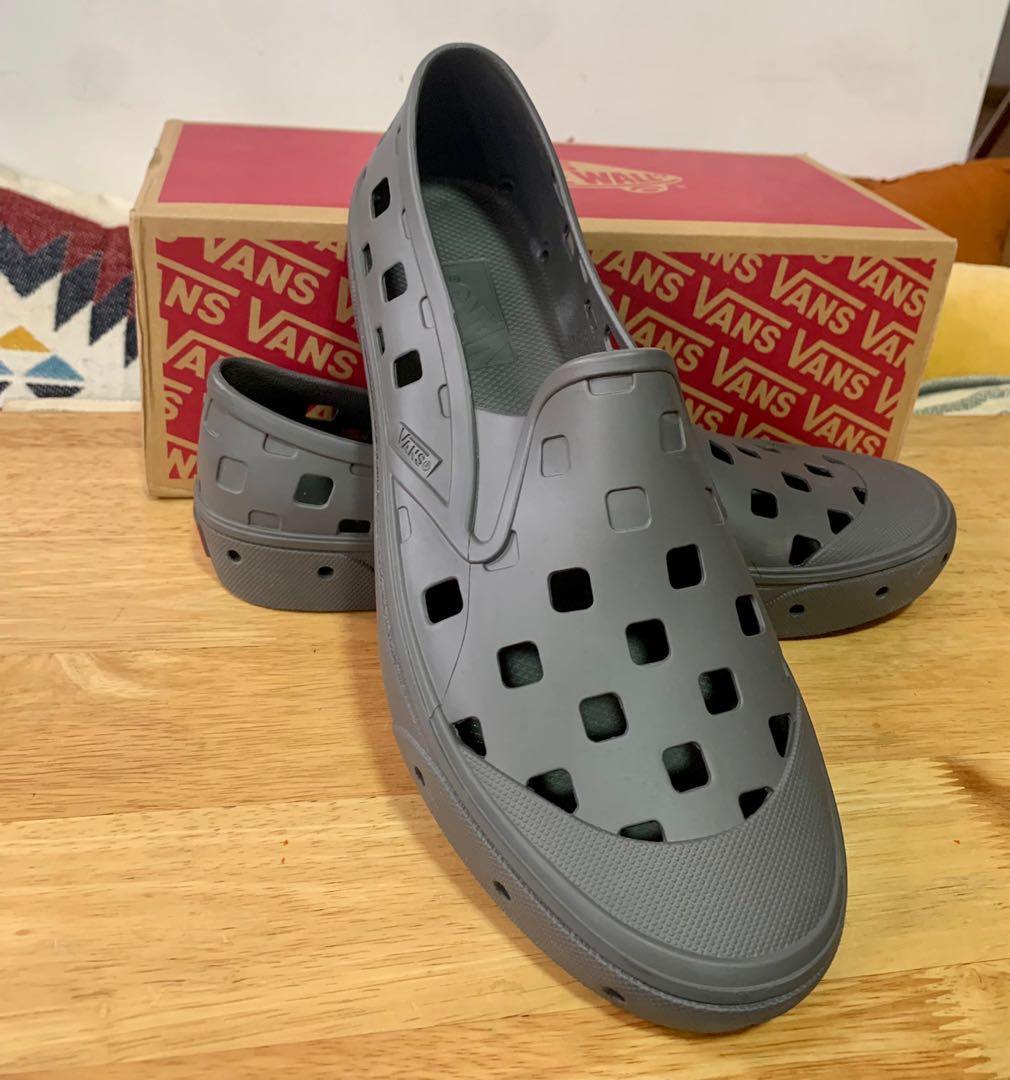 Vans Trek Slip On, Men's Fashion, Footwear, Flipflops and Slides on ...