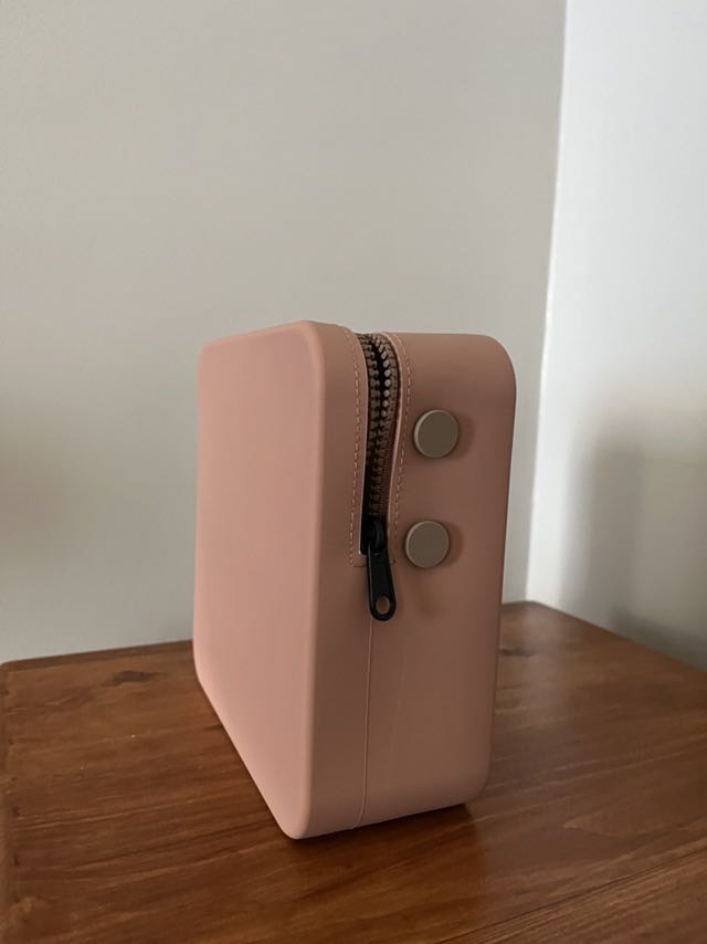 Viajecito Splashkit XL in Smoke Pink, Women's Fashion, Bags & Wallets ...