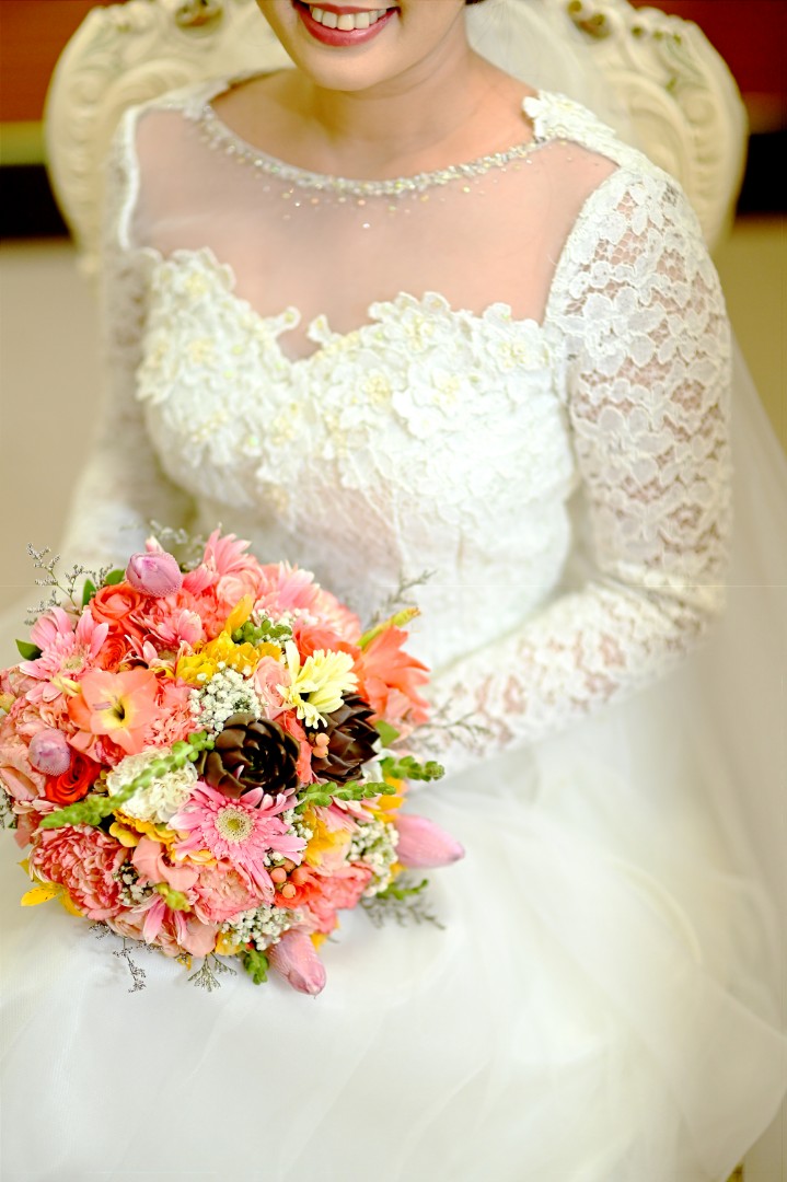 WEDDING GOWN FOR MEDIUM SIZE BODY FRAME, Women's Fashion, Dresses ...