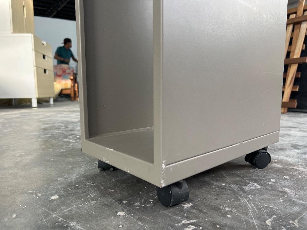 Wooden Pedestal Thin Side Table Grey Colour / Alas Kayu Meja Sisi Nipis ...