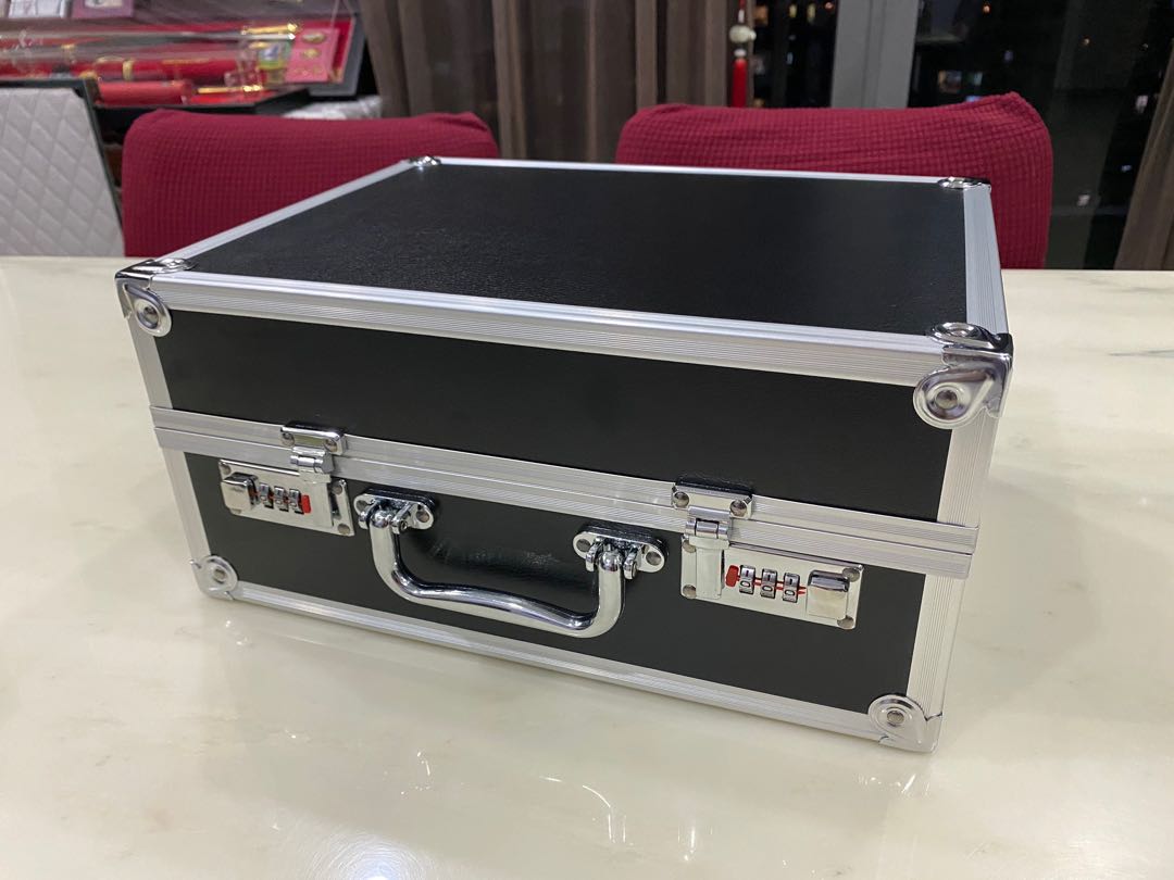 Graded Card Display & Carrying Case, Hobbies & Toys, Memorabilia ...