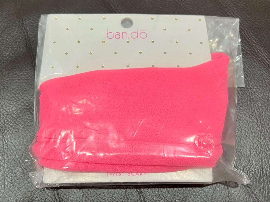 Ban.do Pink Twist Scarf, Women's Fashion, Watches & Accessories, Hair ...