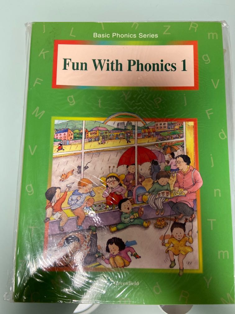 Fun With Phonics 1 Activity Book, 興趣及遊戲, 書本 & 文具, 教科書 - Carousell