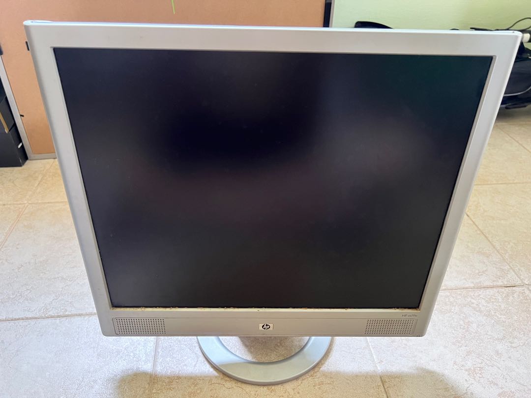 FREE HP vs19e Monitor, Computers & Tech, Parts & Accessories, Monitor ...