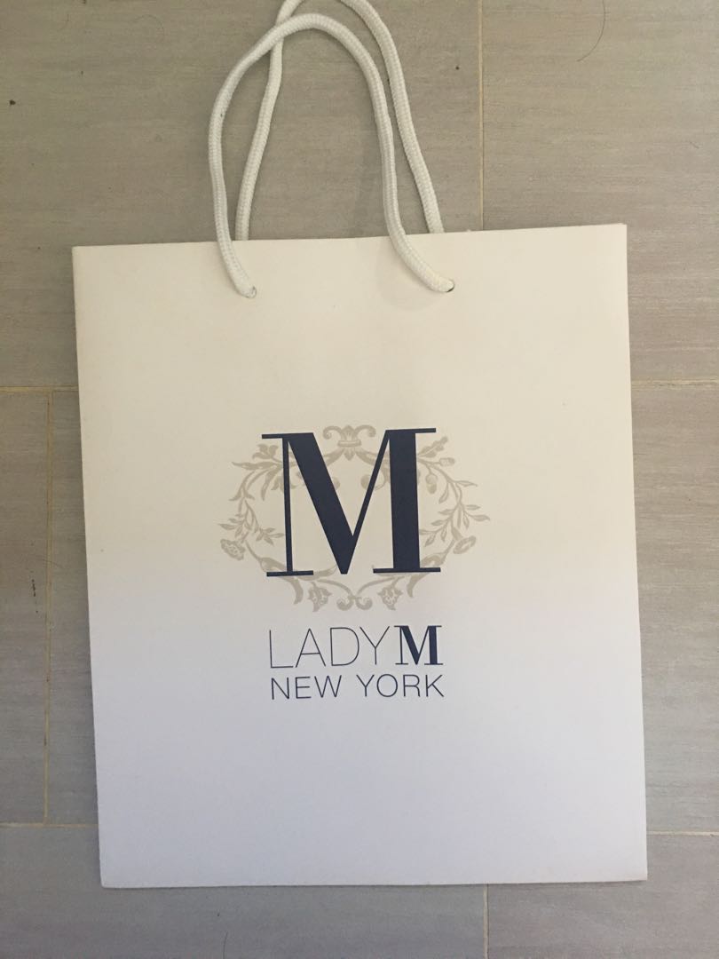 真貨 Lady M 紙袋 genuine paper bag, 嘢食 & 嘢飲, 禮品籃和禮籃 - Carousell