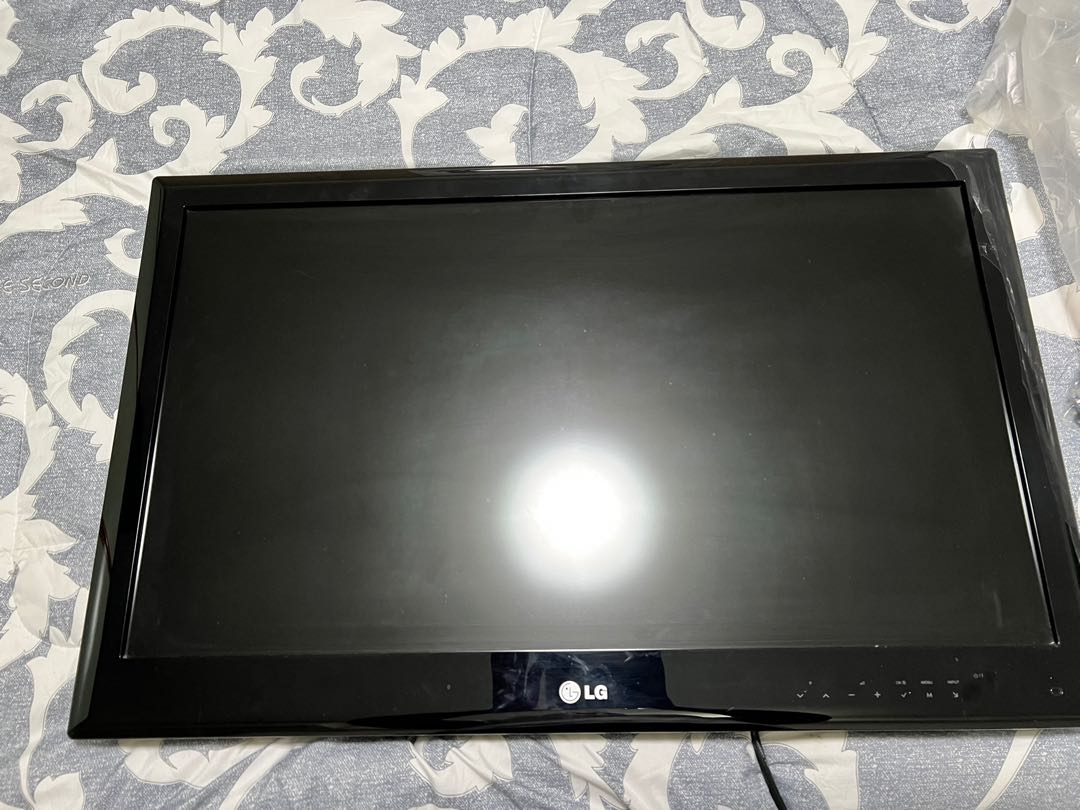 LG TV 2011 NEGO, TV & Home Appliances, TV & Entertainment, TV on Carousell