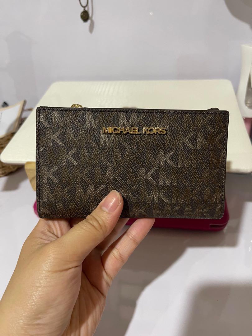 Michael kors slim wallet bifold, Women's Fashion, Bags & Wallets ...