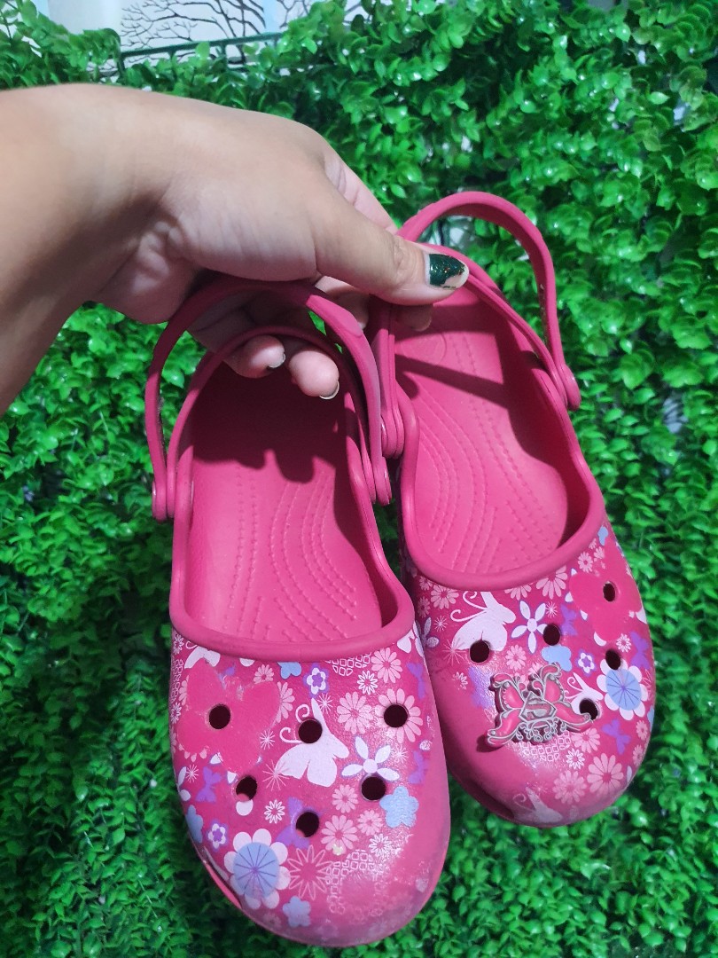 Original Crocs, Women's Fashion, Footwear, Flats & Sandals on Carousell