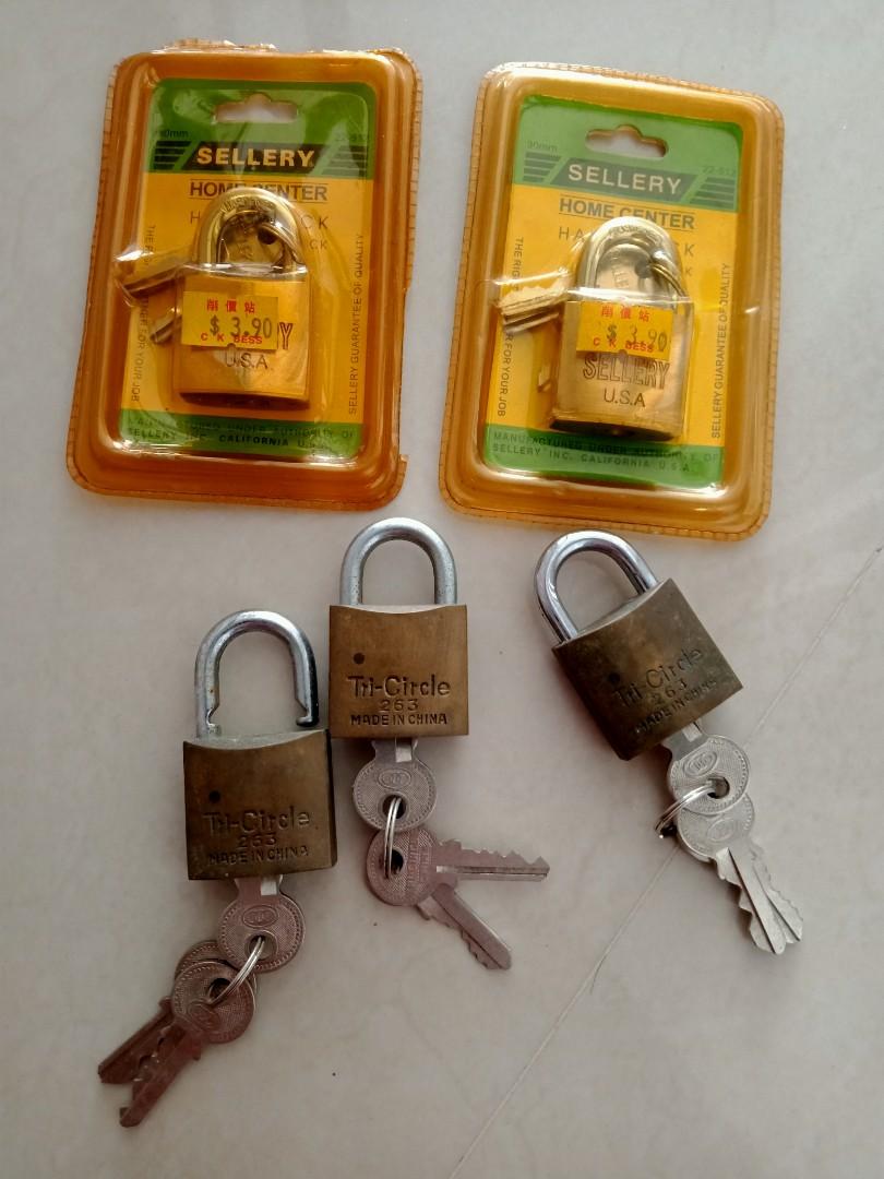 Pad locks with keys, Furniture & Home Living, Security & Locks, Locks ...
