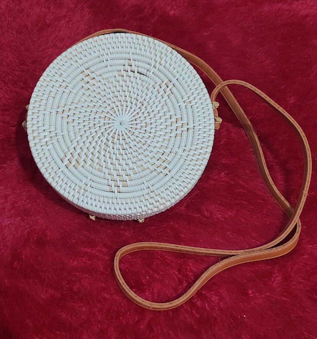 Tas Rotan Bulat, Fesyen Wanita, Tas & Dompet di Carousell