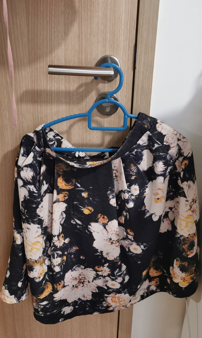 TEMT, Women's Fashion, Bottoms, Skirts on Carousell