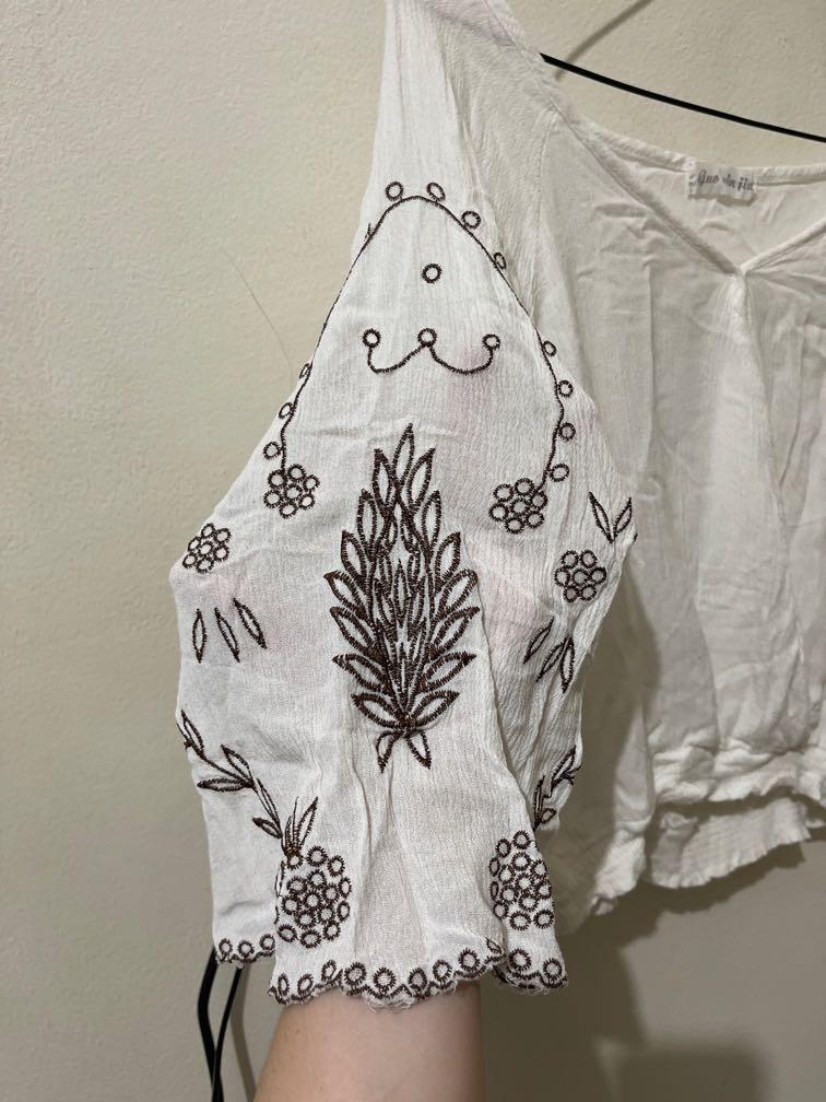 Bohemian sabrina white top, Fesyen Wanita, Pakaian Wanita, Atasan di Carousell