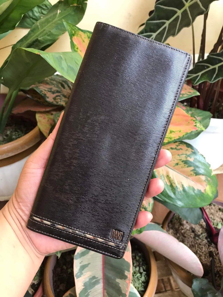 DAKS bifold saffiano leather long wallet, Men's Fashion, Watches ...