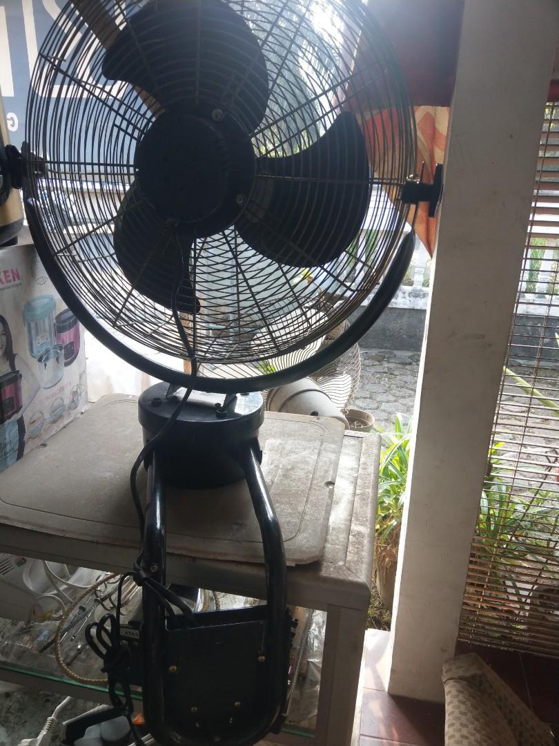 Kipas angin besi dinding, Elektronik, Lainnya di Carousell Kipas angin besi dinding, Elektronik, Lainnya di Carousell