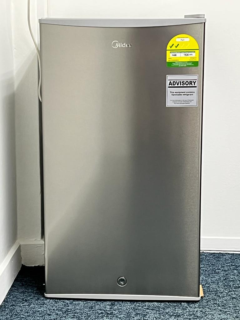 Midea 93L Refrigerator (Model No: MD-RT93WEDMX02), TV & Home Appliances ...