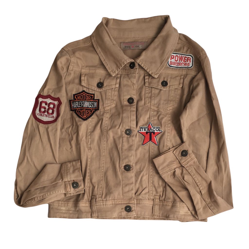 Patched denim jacket, Women's Fashion, Coats, Jackets and Outerwear on ...