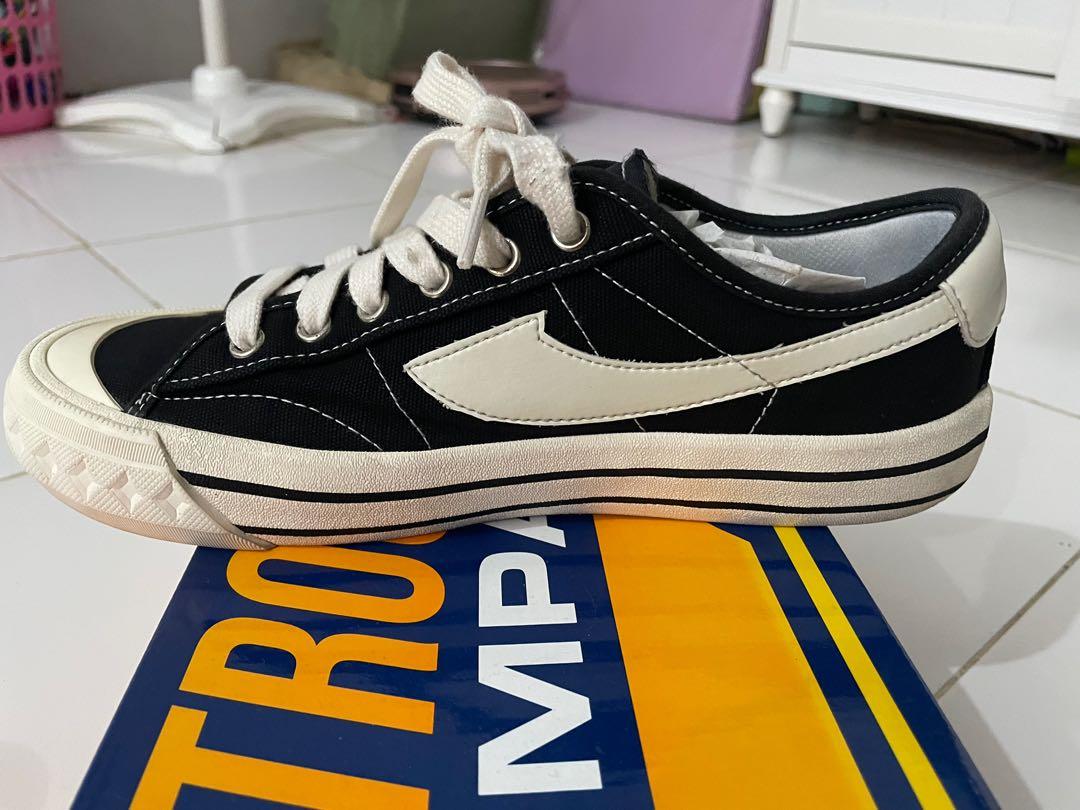 Sepatu compass ukuran 40, Fesyen Pria, Sepatu , Sneakers di Carousell