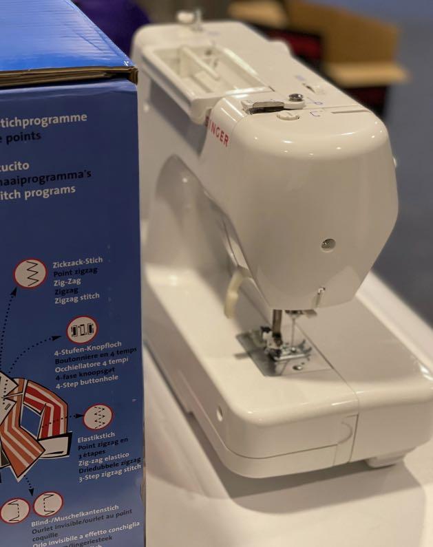 SINGER 8280 SEWING MACHINE, Women's Fashion, Watches & Accessories ...