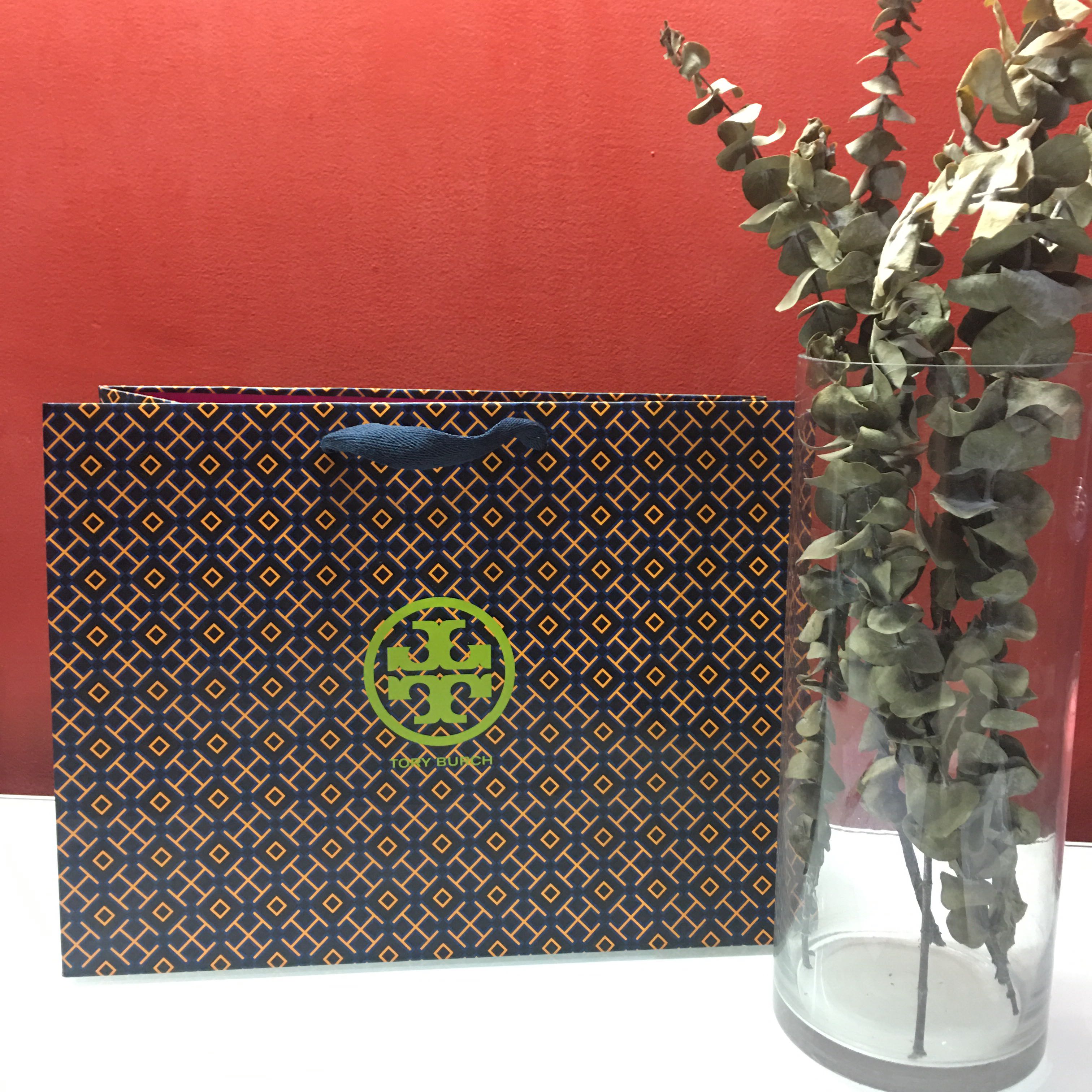 Tory Burch Paper Bag , Luxury, Bags & Wallets on Carousell