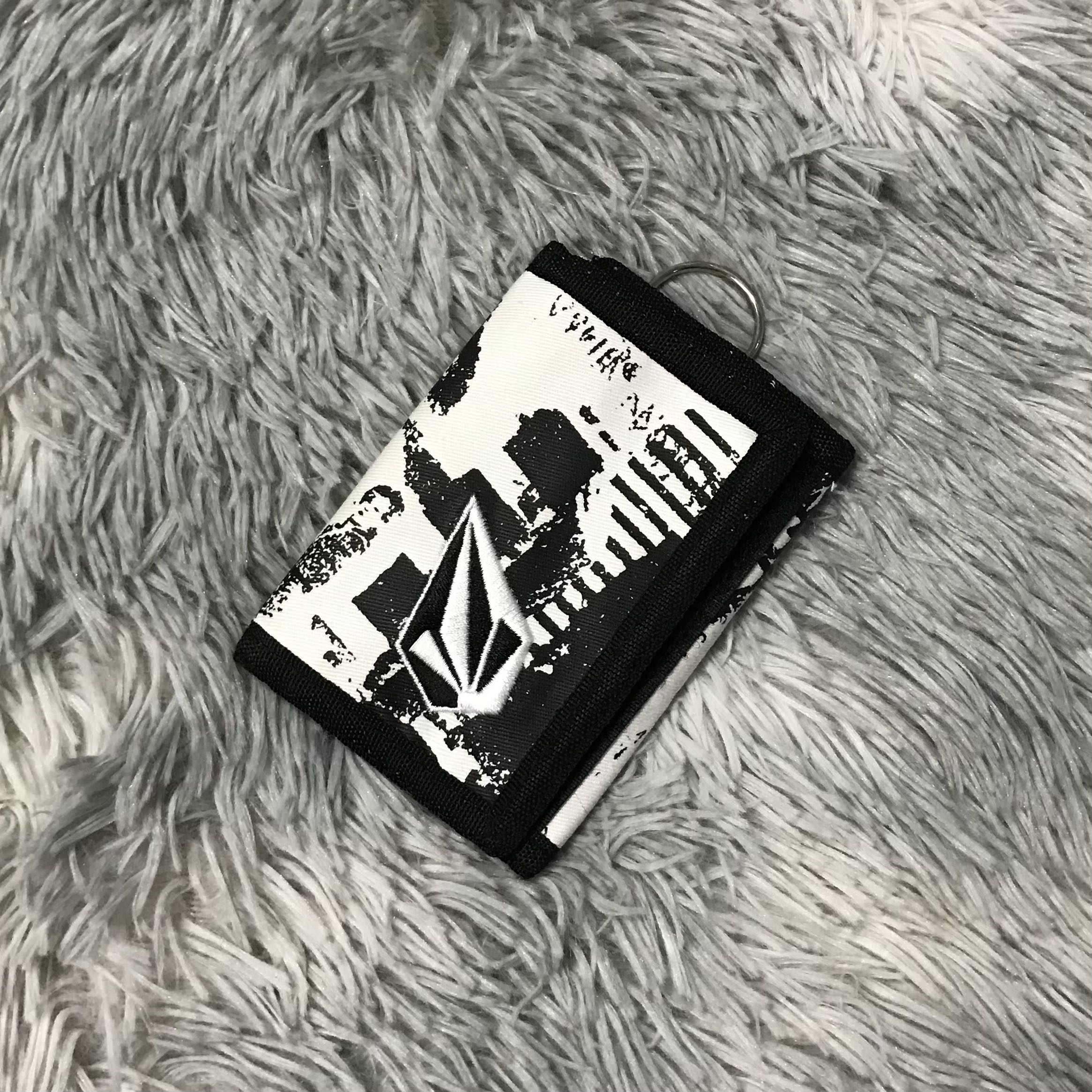VOLCOM Wallet, Men's Fashion, Watches & Accessories, Wallets & Card ...