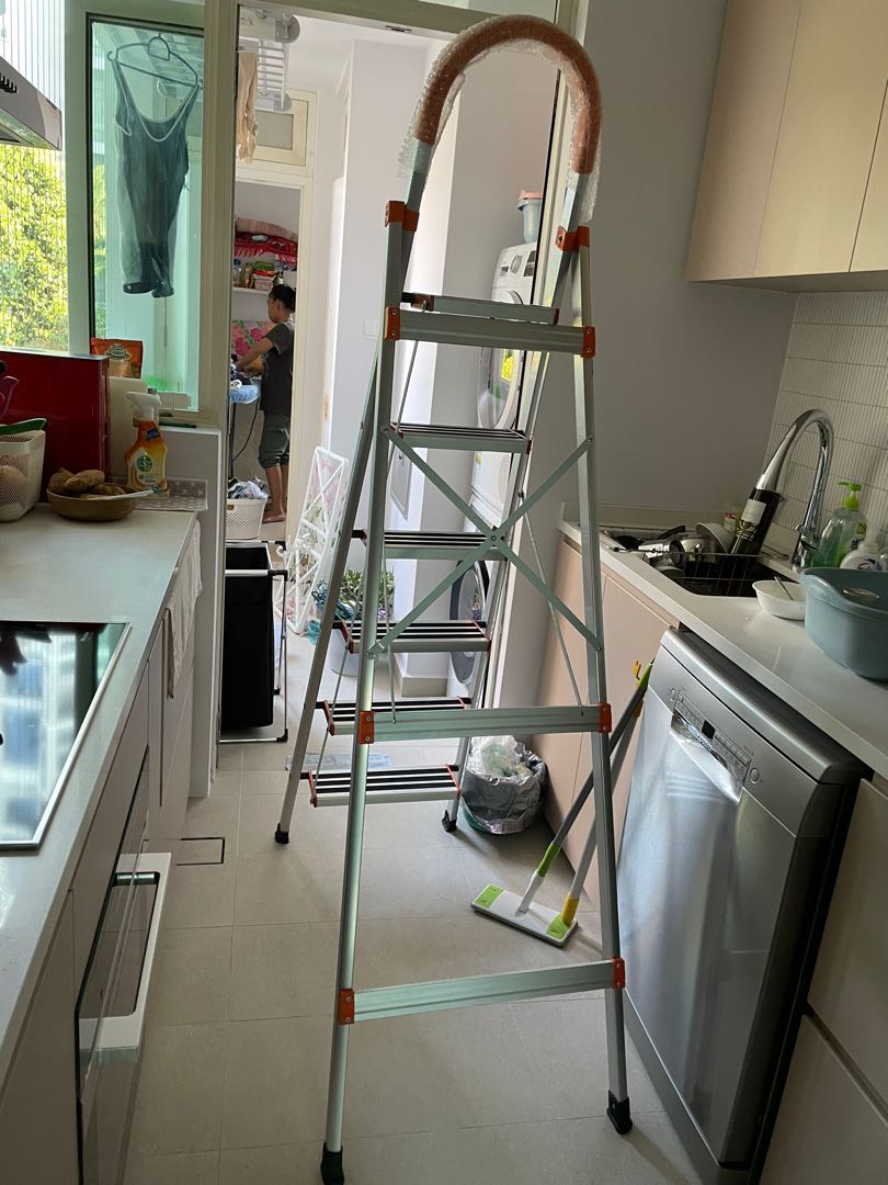 6-Steps Ladder, Furniture & Home Living, Home Improvement ...