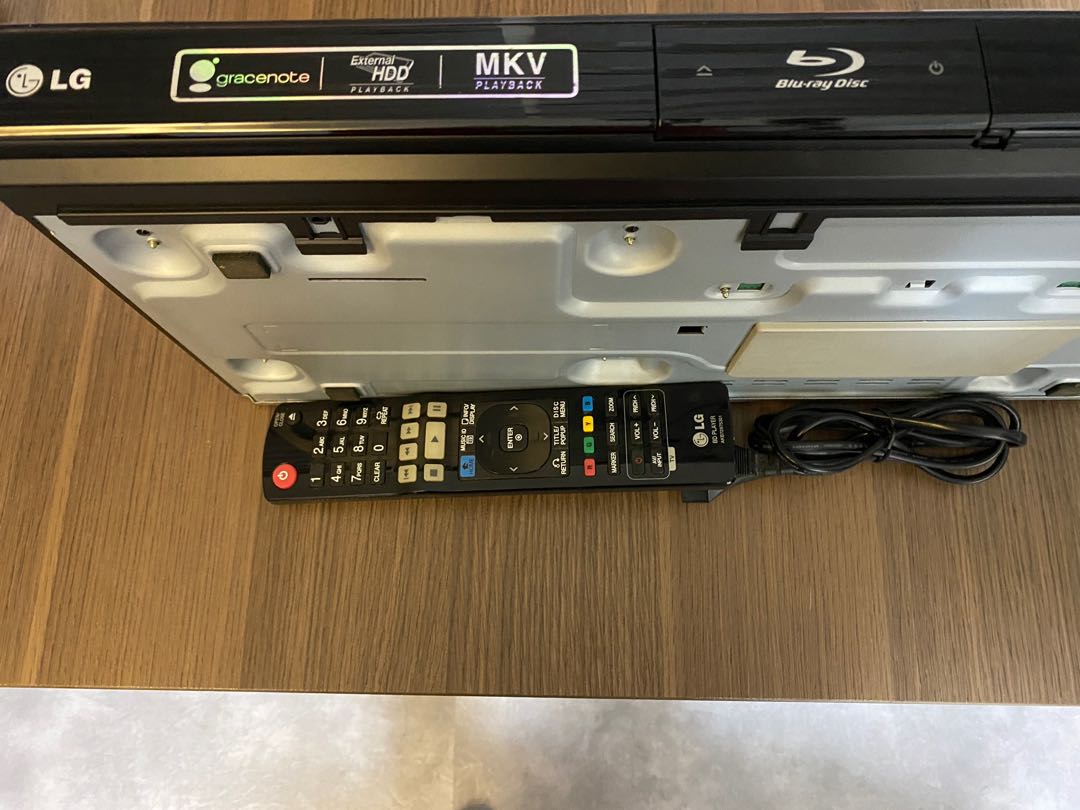 Blu-Ray Disc/DVD Player LG Model No. BD560, TV & Home Appliances, TV ...
