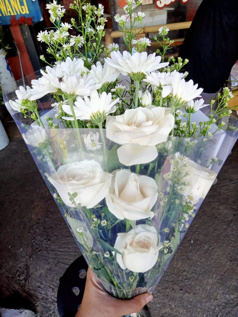 Buket bunga mawar asli dan segar cimahi bandung, Perkebunan di Carousell
