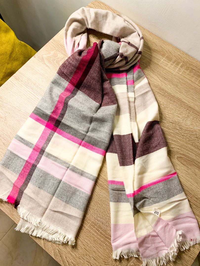GAP Pendleton Brushed Wool Scarf Multicolor, Women's Fashion, Watches & Accessories, Scarves on ...