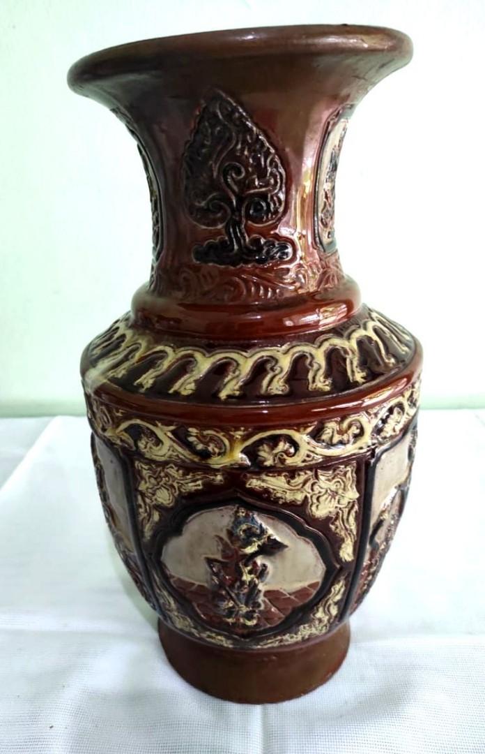 Guci keramik wayang antik, Antik, Pajangan di Carousell