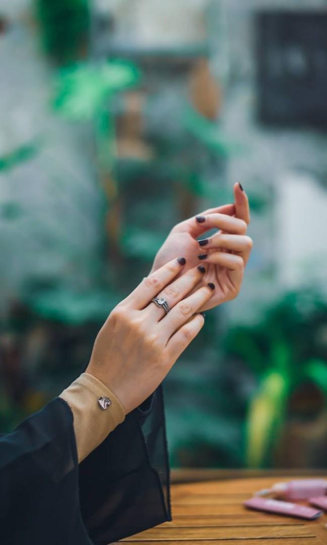 Inai Nunha Neelofa (Instock), Beauty & Personal Care, Hands & Nails on ...