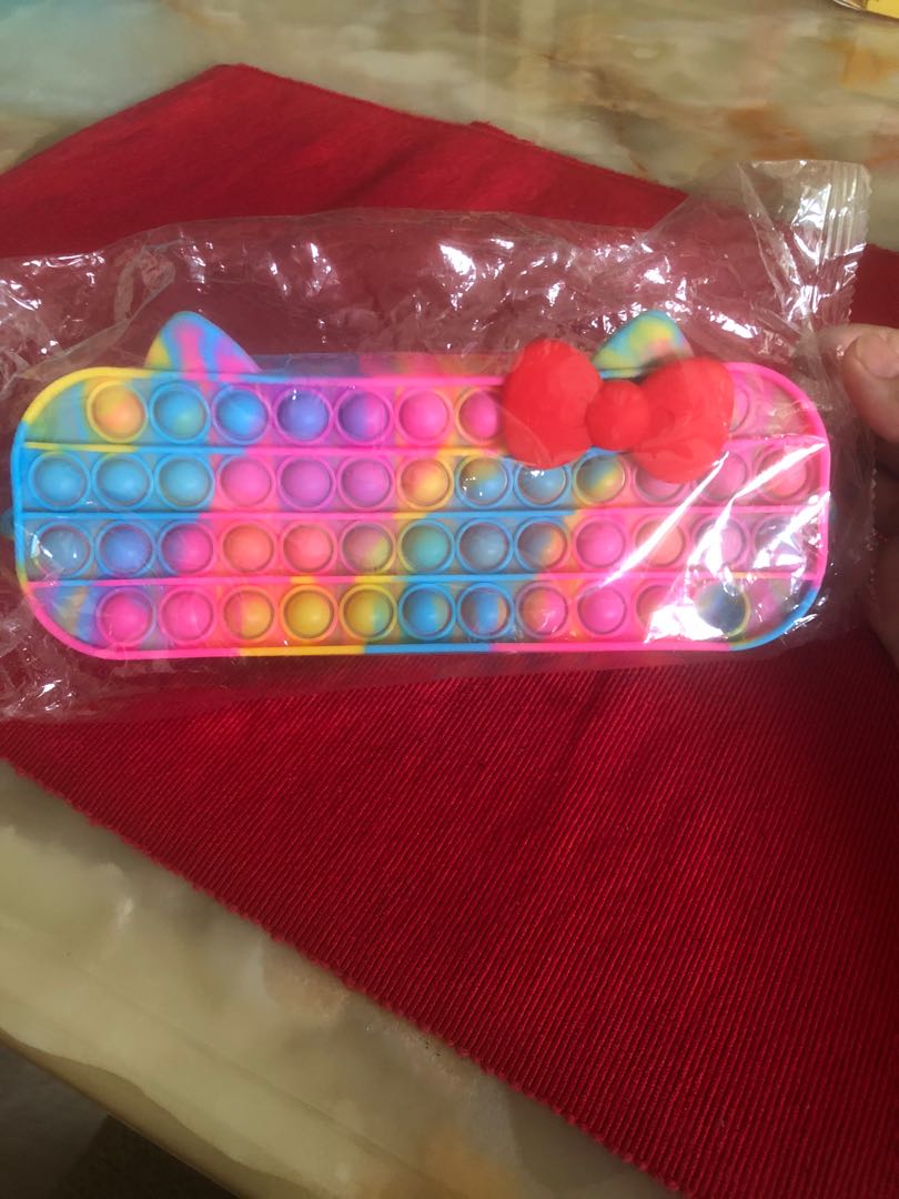 Kotak pensil Hello Kitty pop it seleting, Buku & Alat Tulis, Alat Tulis ...