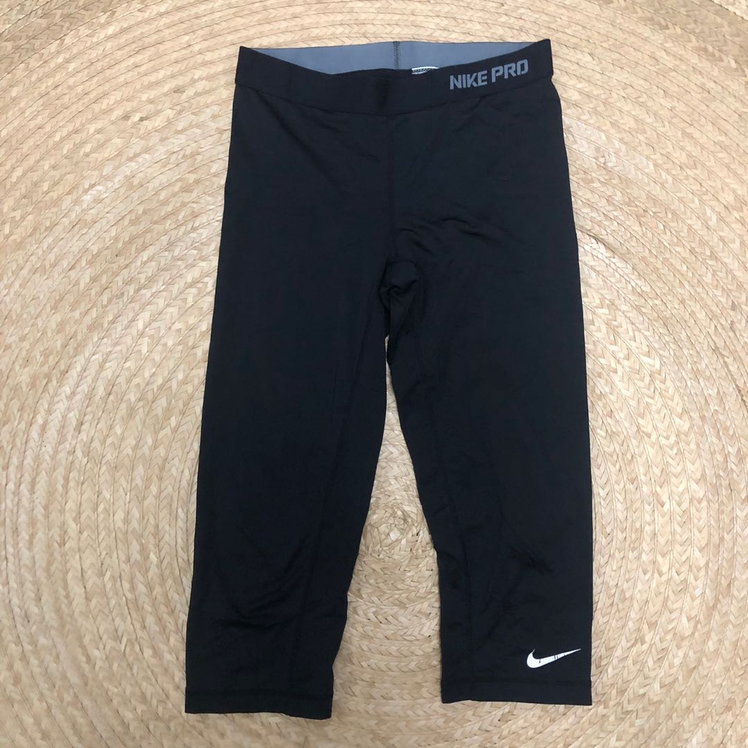 Nike Pro capri, Women's Fashion, Activewear on Carousell