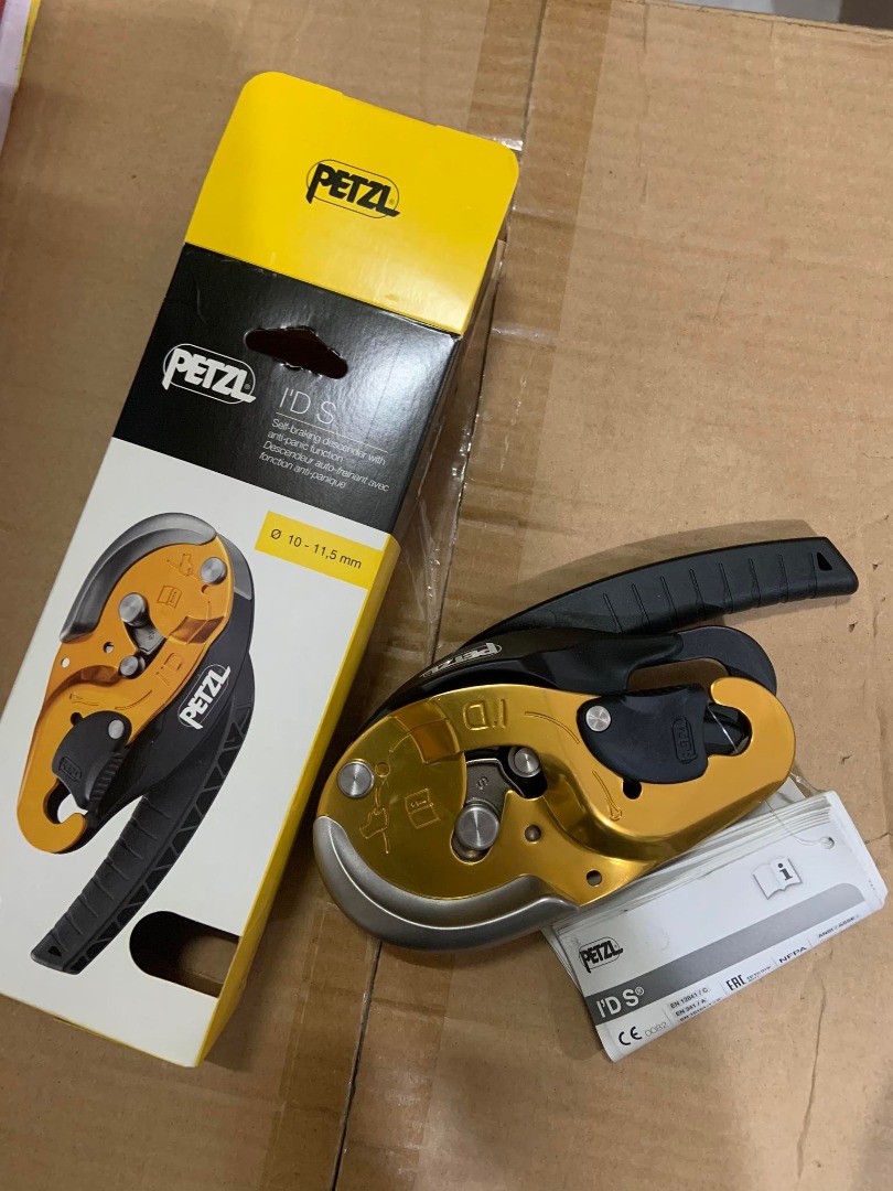 PETZL ID'S DESCENDER, Sports Equipment, Hiking & Camping on Carousell