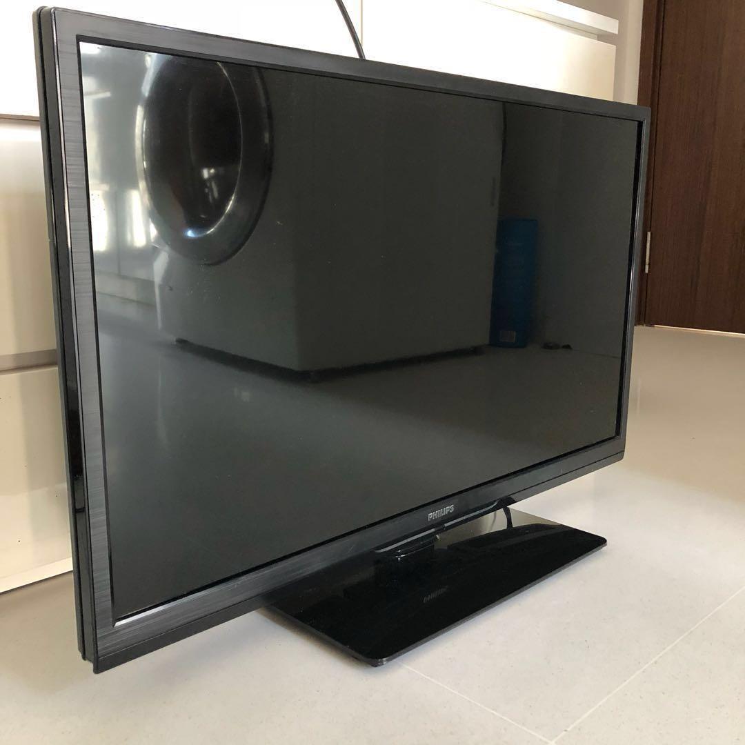 Philips 32 inch LCD TV, TV & Home Appliances, Electrical, Adaptors ...