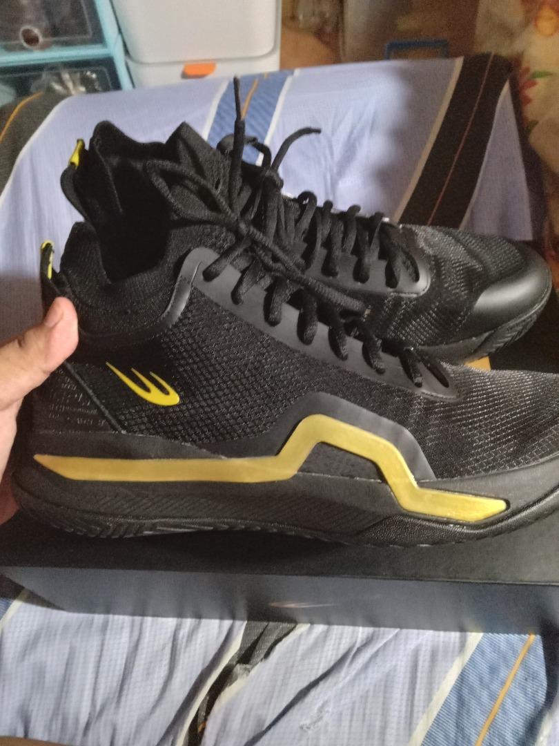 Scottie Thompson 1 - Black & Gold - SIGNED, Men's Fashion, Footwear ...