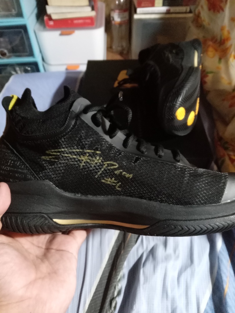 Scottie Thompson 1 - Black & Gold - SIGNED, Men's Fashion, Footwear ...