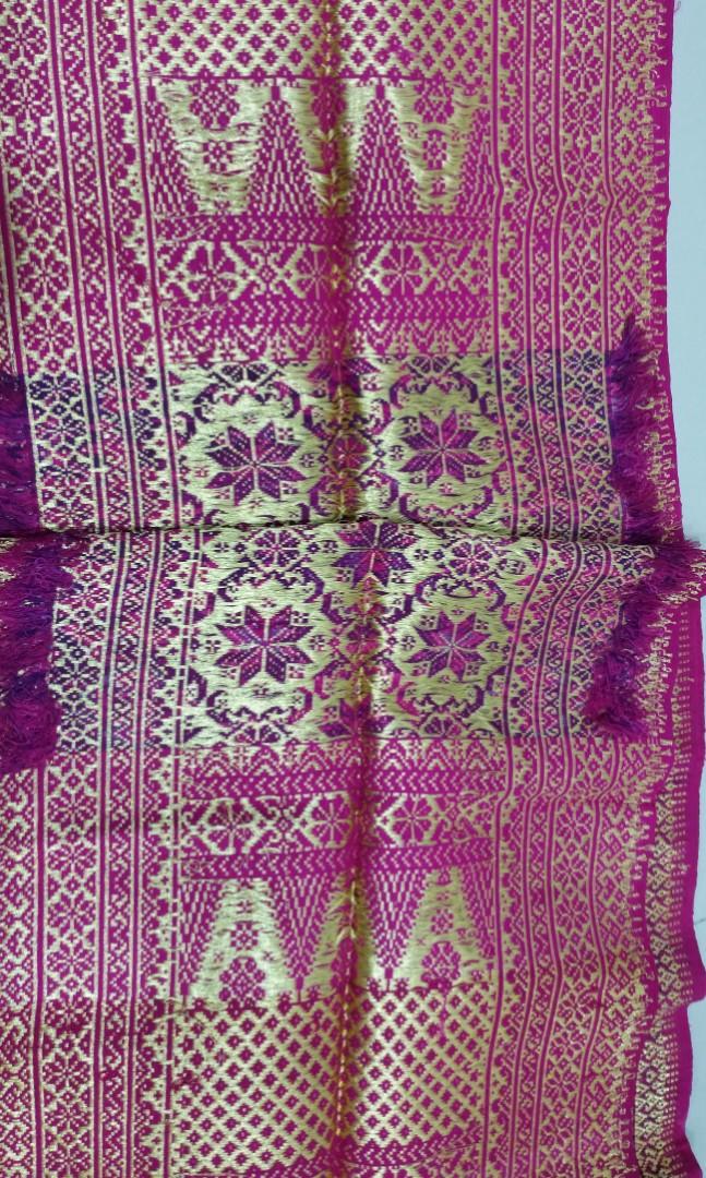 Selendang Songket Khas Sumatera, Fesyen Wanita, Pakaian Wanita, Lainnya di Carousell