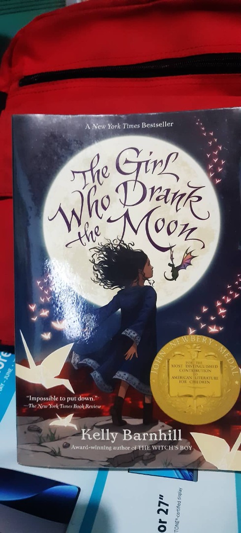 The Girl Who Drank the Moon Book by Kelly Barnhill, Hobbies & Toys ...
