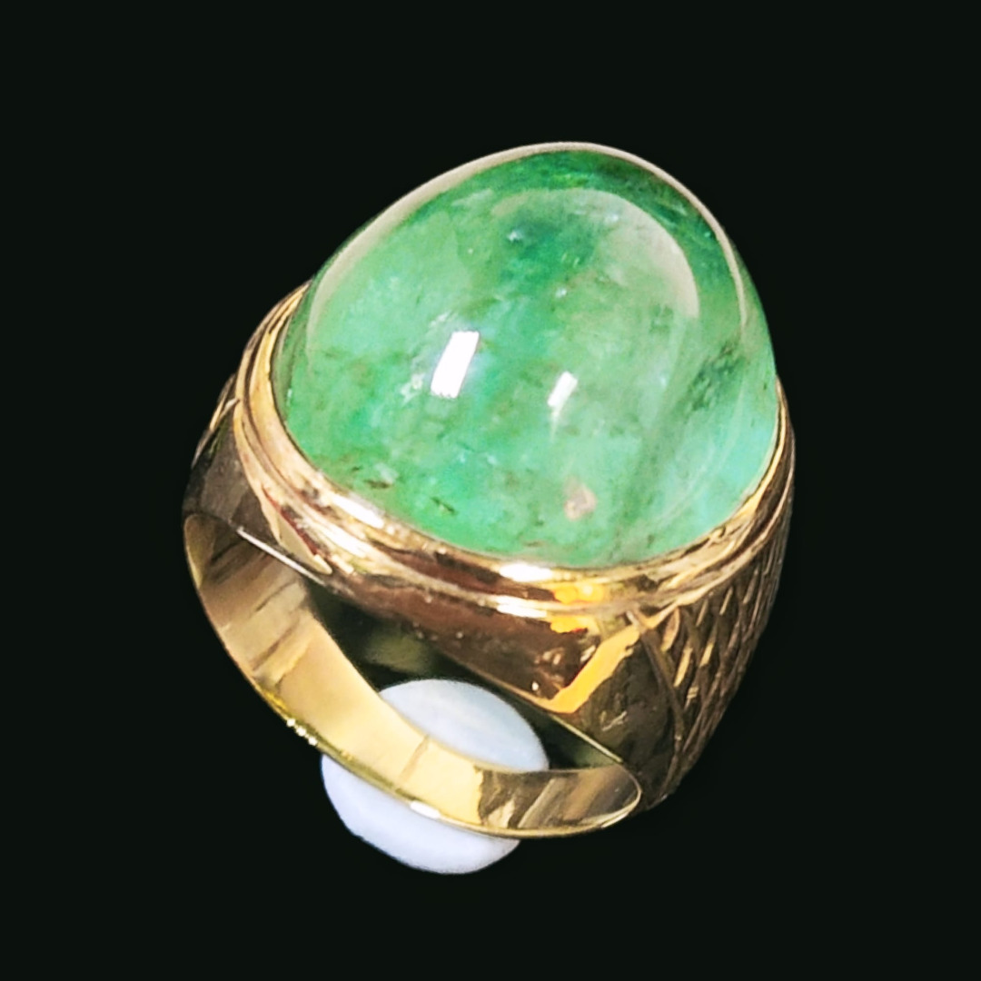 TP-EMERALD RING SIZE 30CARAT WITH 9K GOLD SETTING, Women's Fashion ...
