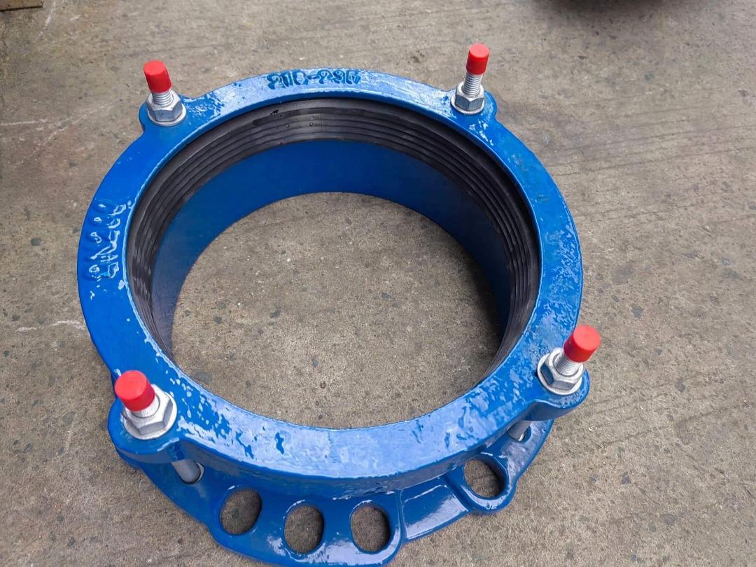 Universal flange adapter, Commercial & Industrial, Construction Tools ...