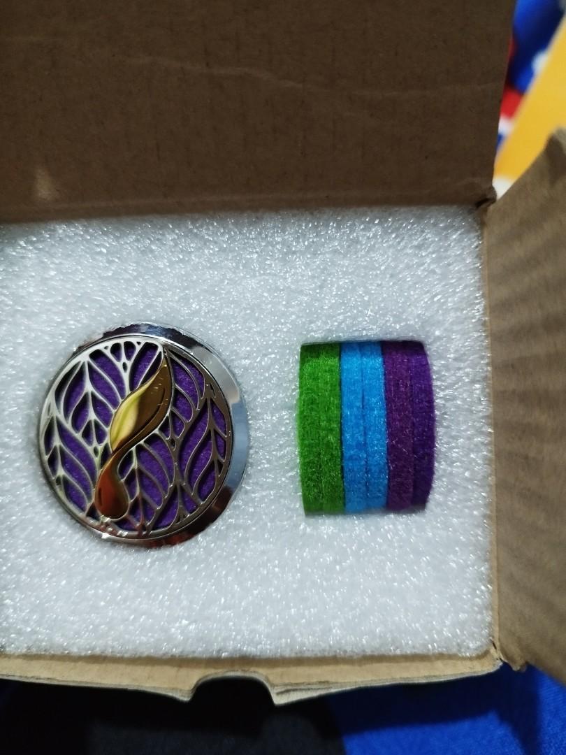 YOUNG LIVING CAR VENT DIFFUSER with free 5pcs. replacement pads ...