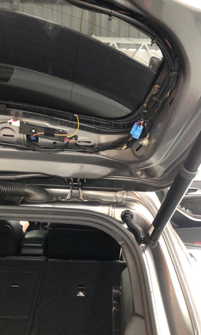 Auto tail gate, Car Accessories, Accessories on Carousell