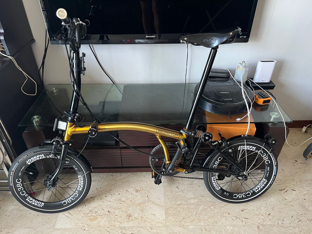 Brompton asia gold edition, Sports Equipment, Bicycles & Parts ...
